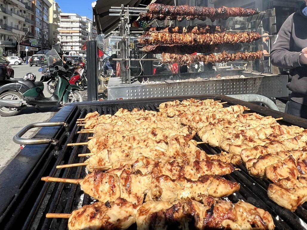 Τσικνοπέμπτη...is Back! Οι Ψησταριές παίρνουν φωτιά | Hellenic DΝΑ