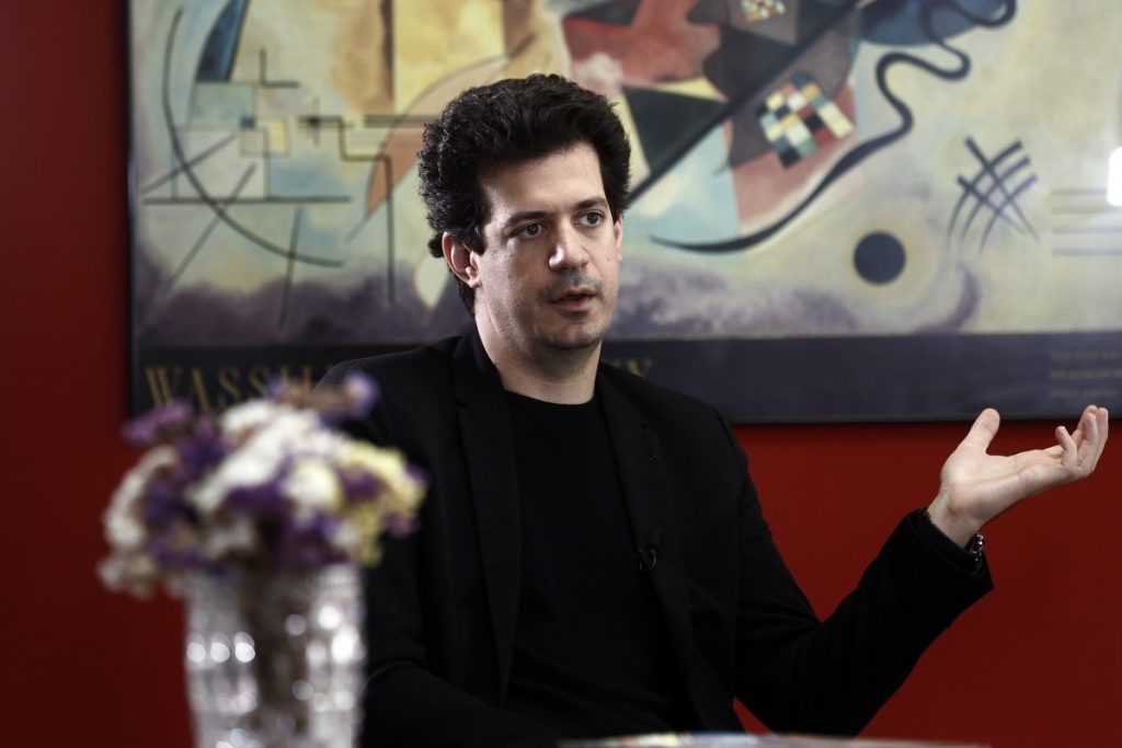 O Κωνσταντίνος Δασκαλάκης ο καθηγητής που διδάσκει στο ΜΙΤ στην Βοστώνη ...